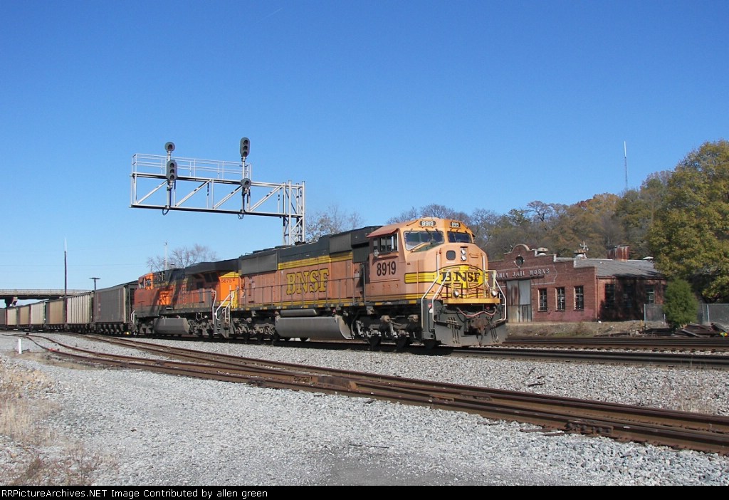 BNSF 8919